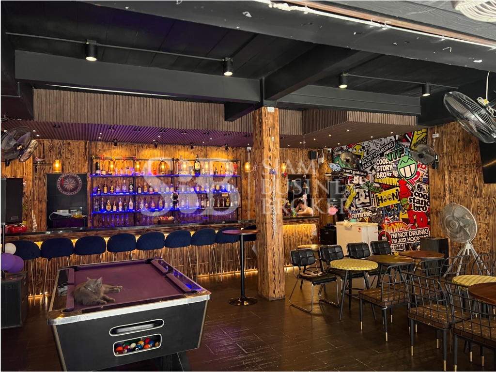 Double Unit Bar - Soi White House | siambusinessbrokers.com